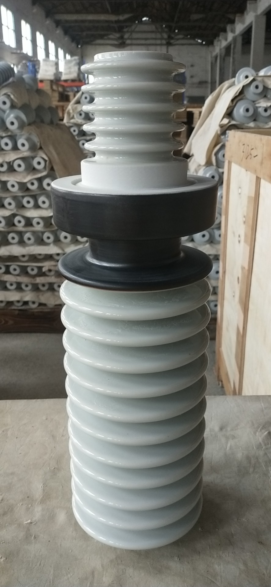 IEC Standard 432mm Height Gas Insulated Bushing White Color OEM
